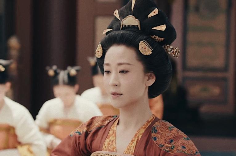 From "the most beautiful Mu Guiying" to being a green leaf for Li ...