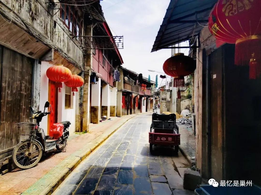 Transport story: There is also a "Liu Chi Alley" in the ancient town ...