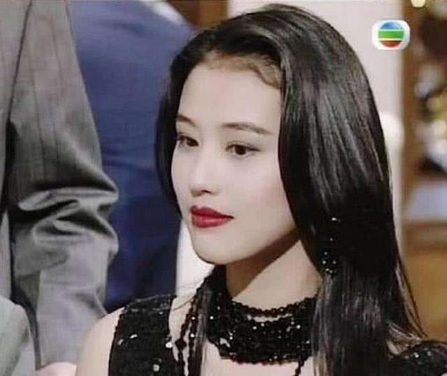 There were too many beauties on TVB back then. Gigi Lai was already beautiful enough, but she ...