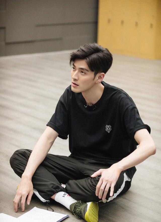 "Brother Through the Thorns" Li Zhuo titled James, a treasure boy who ...