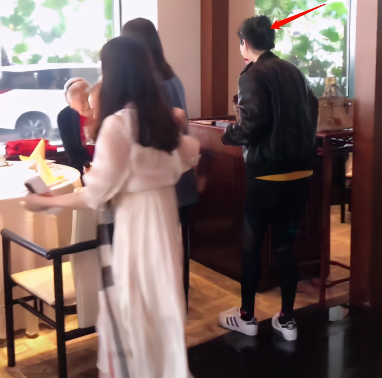 Wang Shi took a small 30-year-old wife party, see Yu Shijian, Tian Puzhen actually called each ...