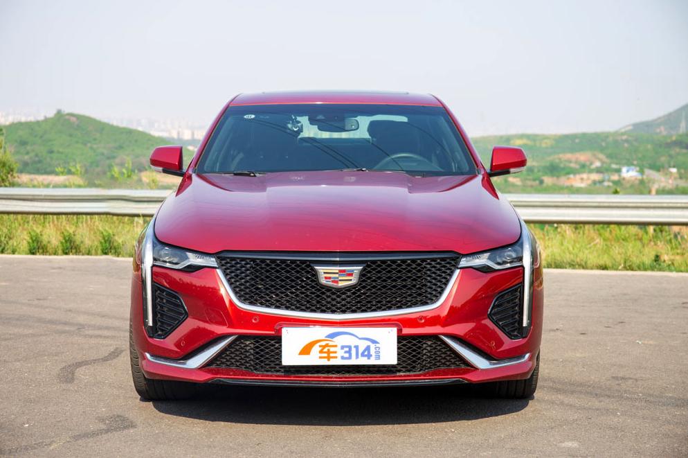 Test drive Cadillac CT4: luxury brand, cost-effective, rear-wheel drive ...