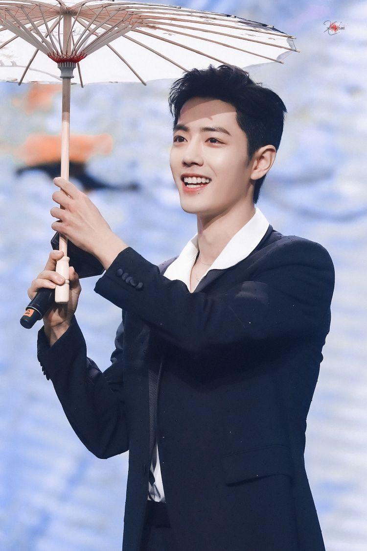 Xiao Zhan at the light gathering ceremony, Yan Lun talks, how can he be ...