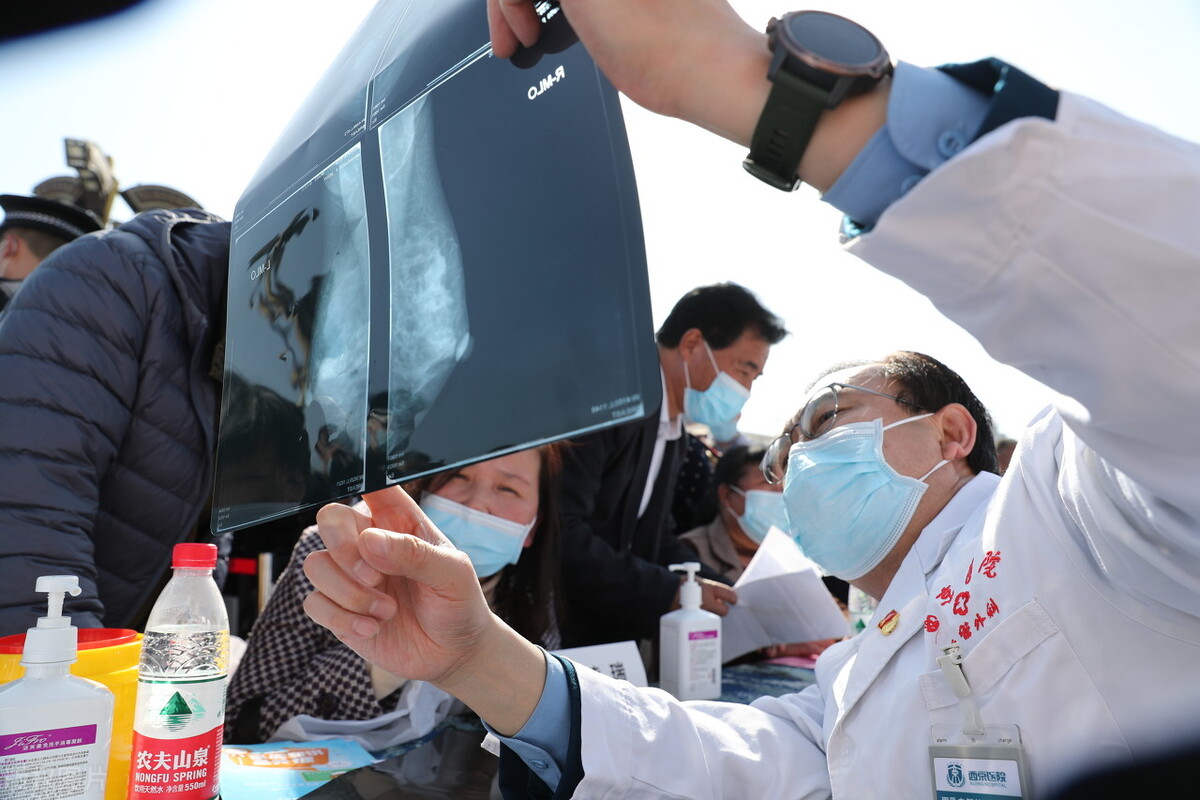 How awesome is Xi'an Xijing Hospital? - iNEWS