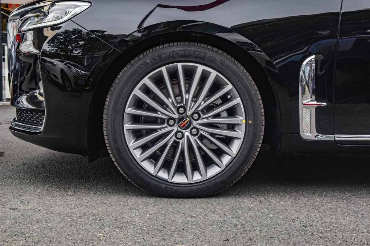 "The light of domestic products" Hongqi H9, sales catch up with CT6, S90, is it a success? - iNEWS