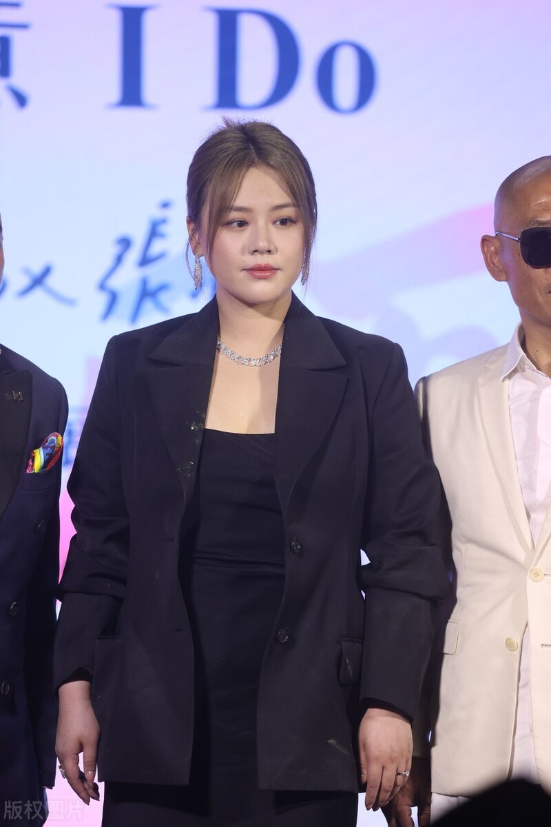Ma Sichun appeared at the event and looked fat again - iNEWS