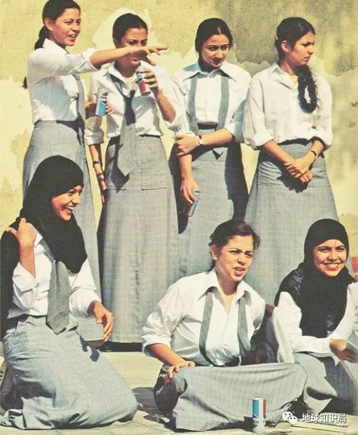 Saudi religious police, covering the sky with only one hand - iNEWS