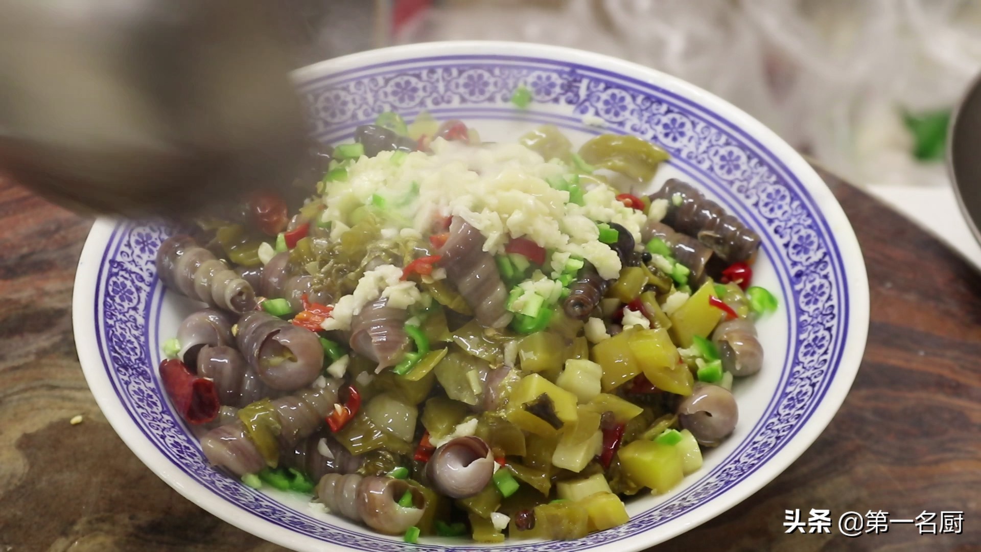 How to make snails delicious?Try it with this kind of ingredients, it's ...