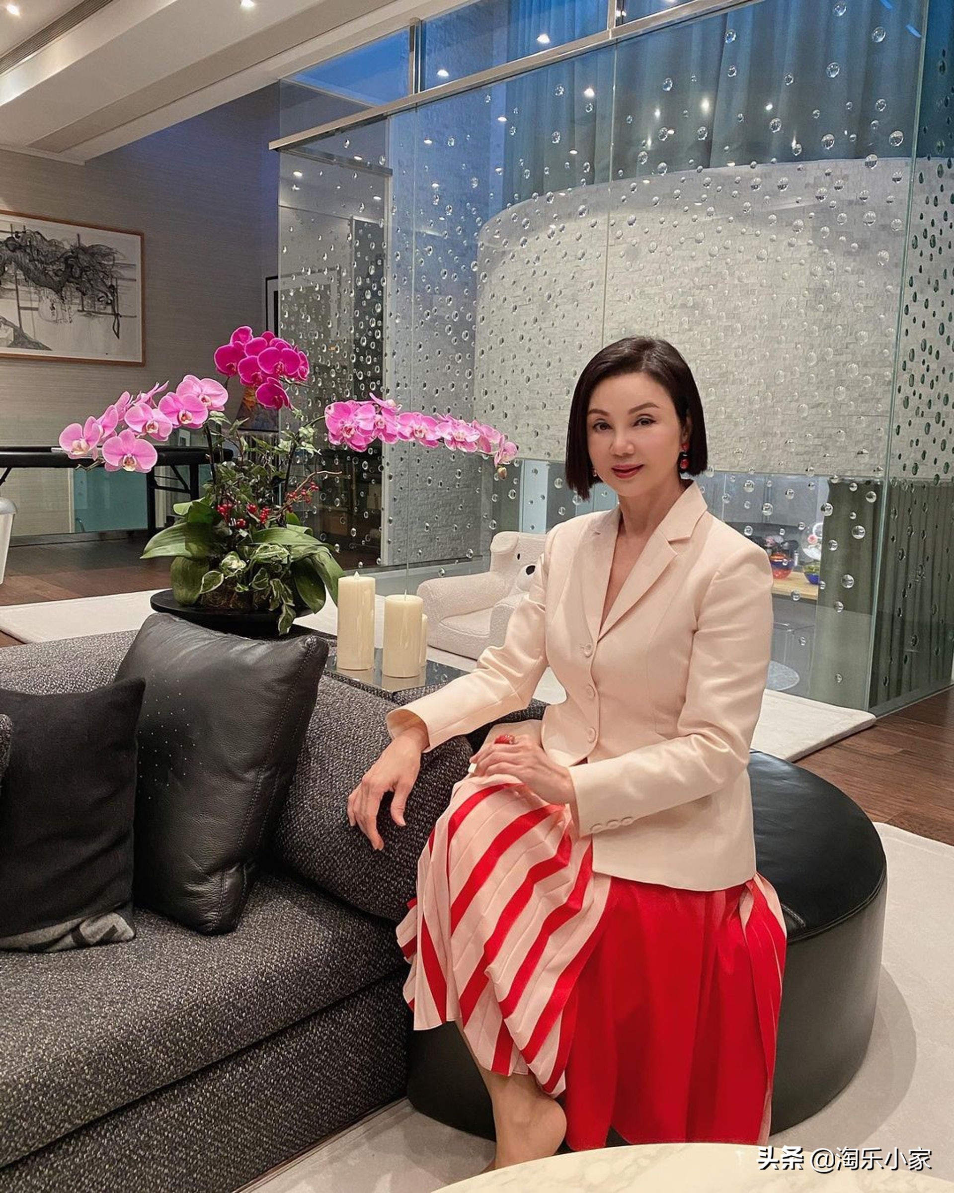 Tian Niu Xie Lingling has been in the same frame for a long time, and ...