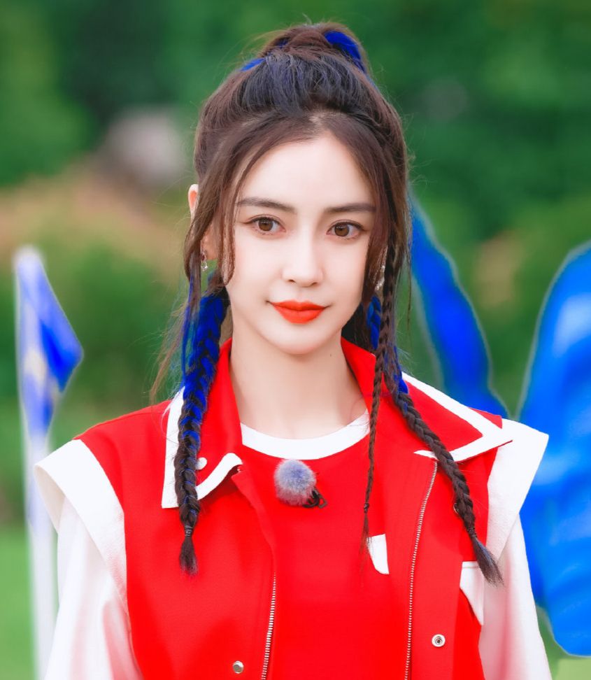 Yang Ying fan: It was said that it was only on variety shows and not ...