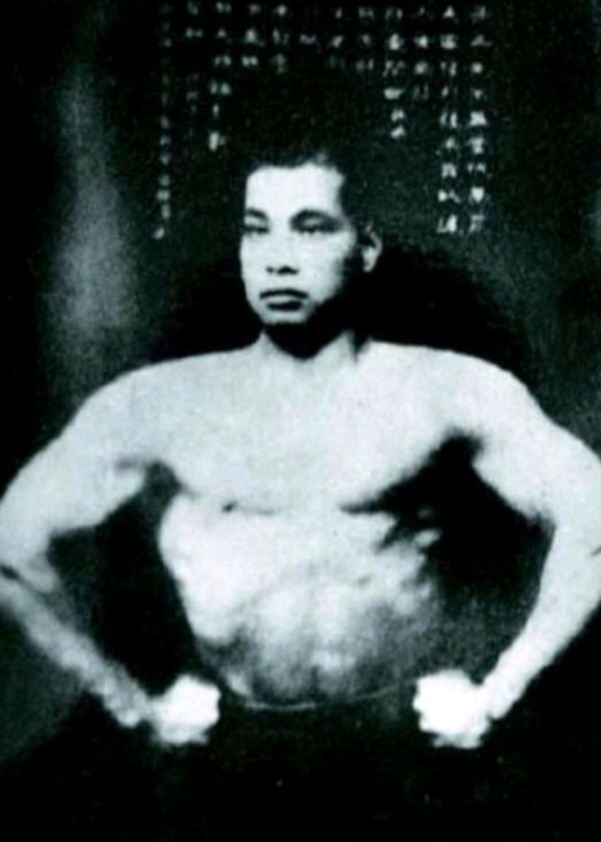 Shaolin Sect Chief Wang Ziping challenged Wudang Sect Chief Sun Lutang ...