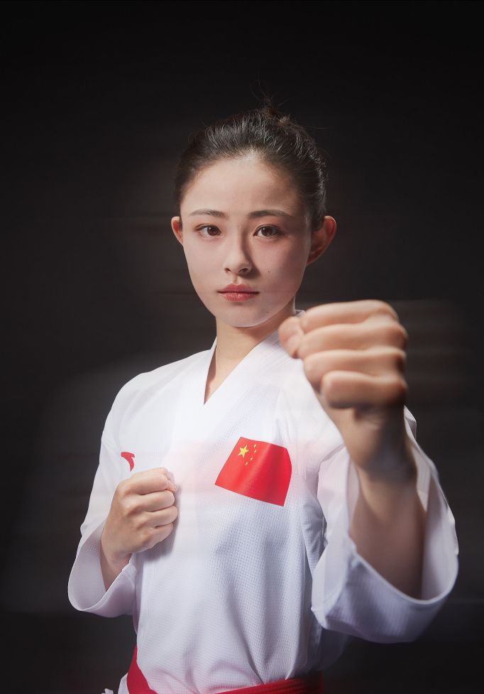 Chinese female karate athlete Gong Li, beautiful and able to play - iNEWS