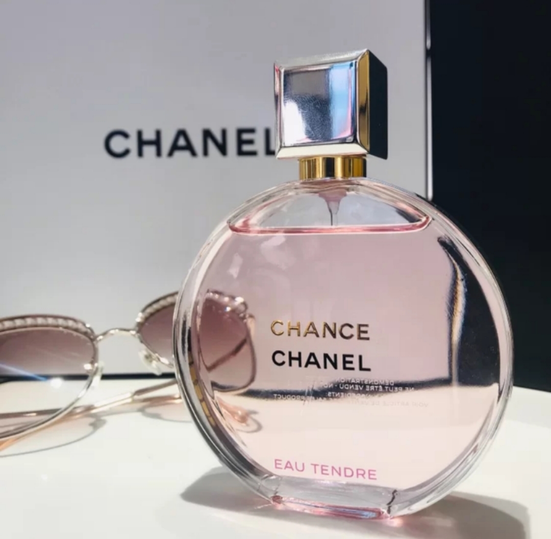 There are tens of millions of perfumes, but women who are truly ...