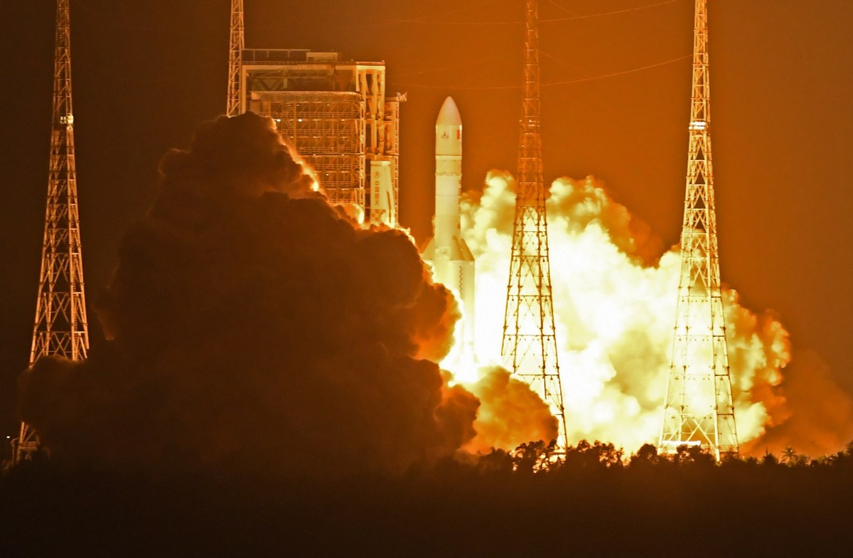 Hercules in space, the "Fat Five" B rocket has a carrying capacity of ...