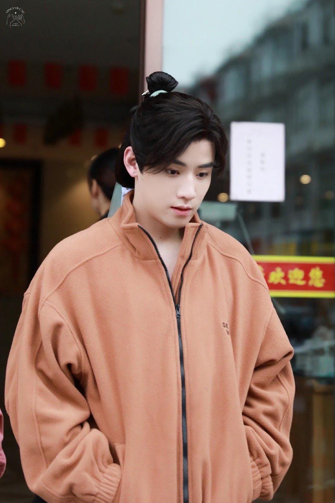 Lou Yixiao is so pretty that he was deceived by a handsome guy?The life ...