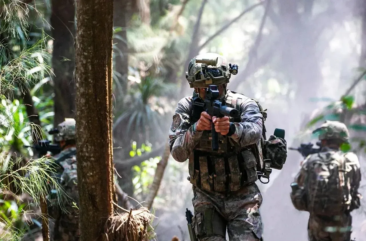 The handsome naval special operations commando - iNEWS